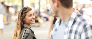 How to flirt: tips and tricks for flirting online and in person